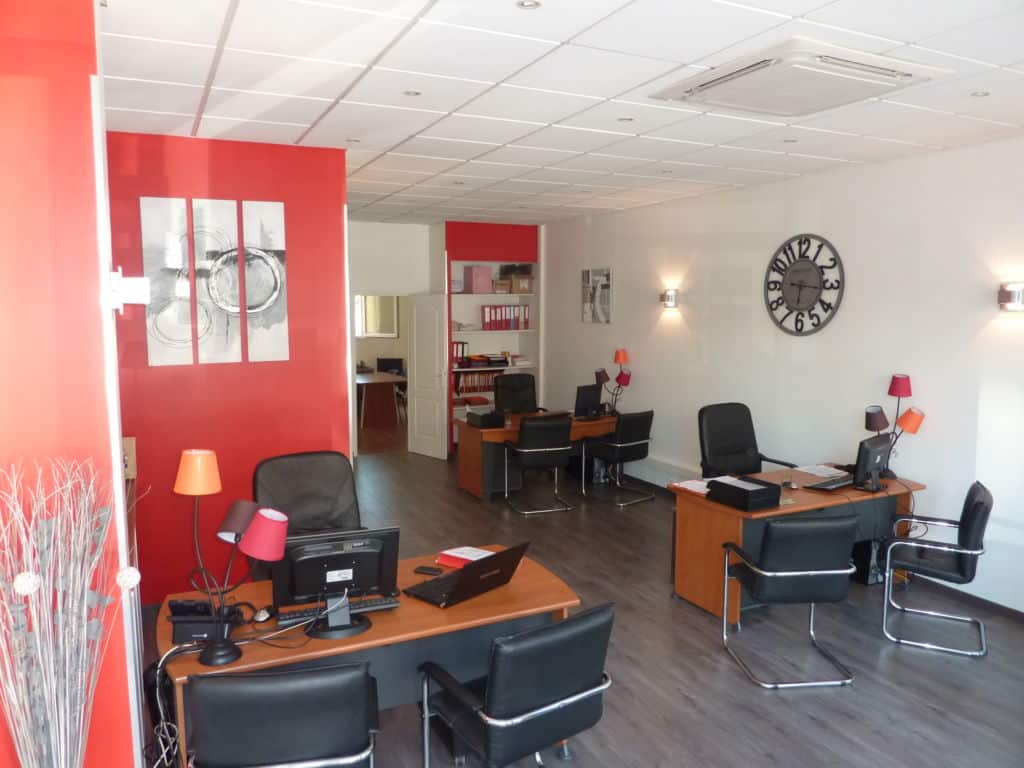 Passer par notre agence immobilière pour estimer votre bien sur Pierre ...